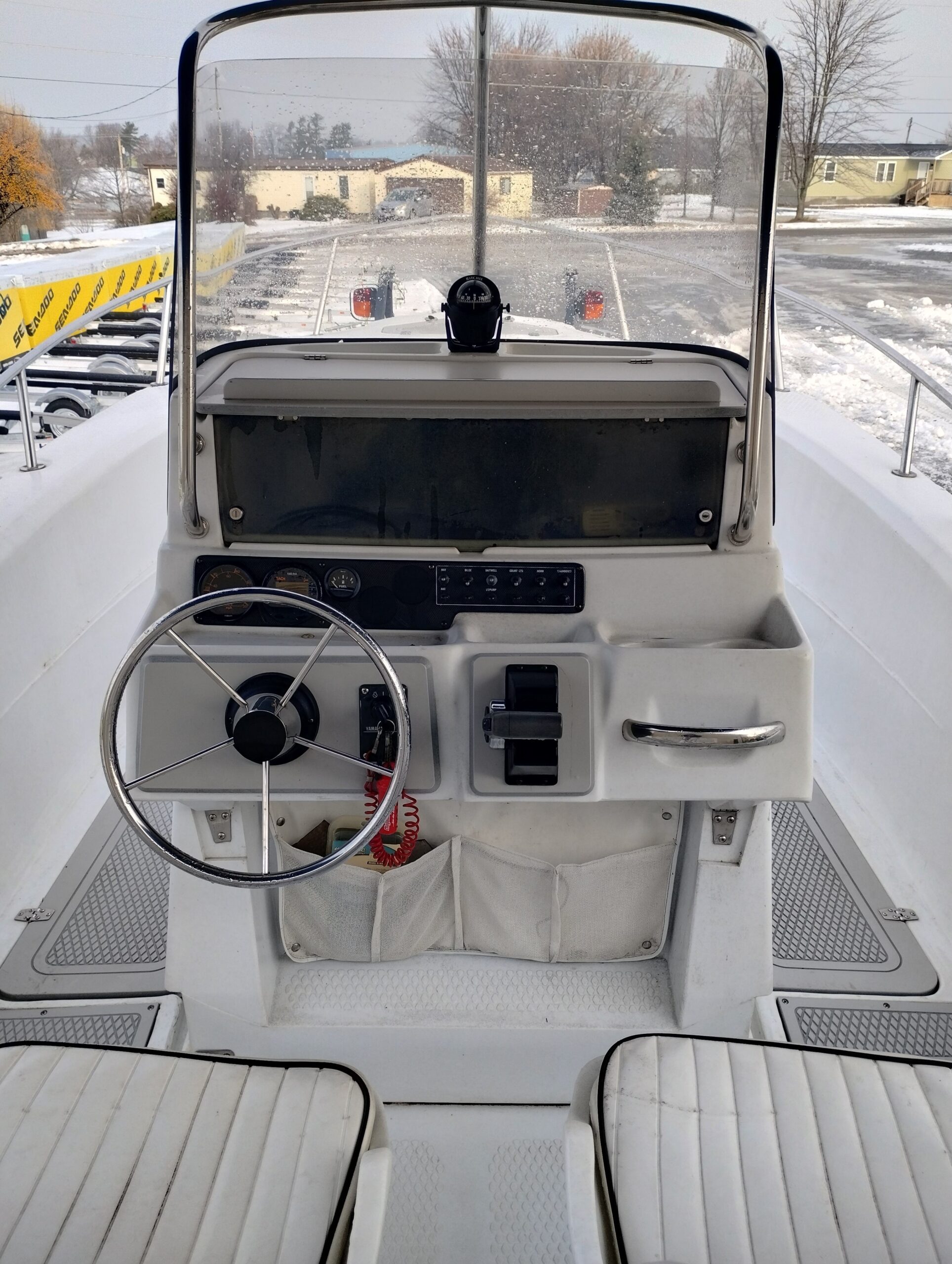 UNS075A 2000 Logic 210 Center console powered with the 2012 Yamaha ...