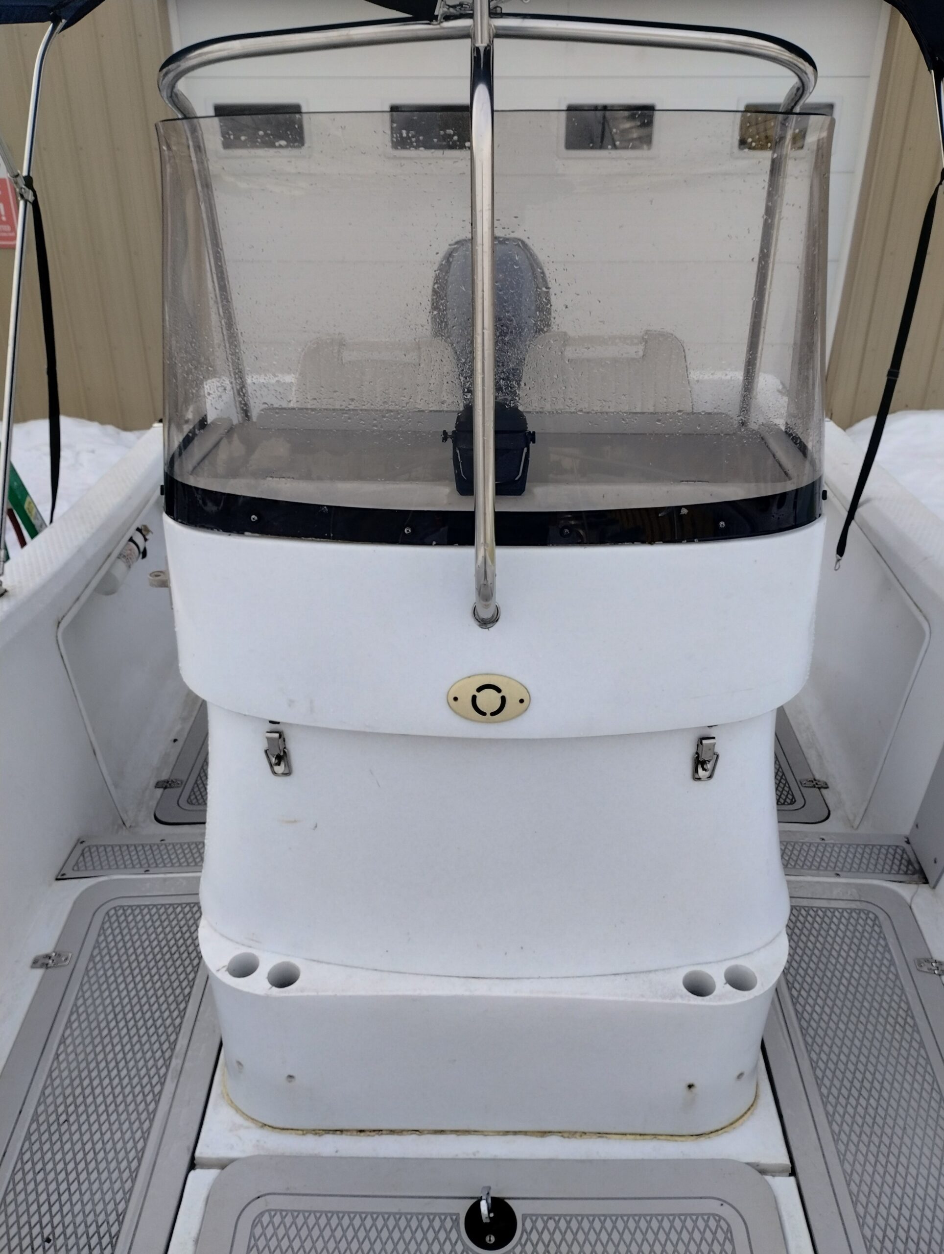 UNS075A 2000 Logic 210 Center console powered with the 2012 Yamaha ...